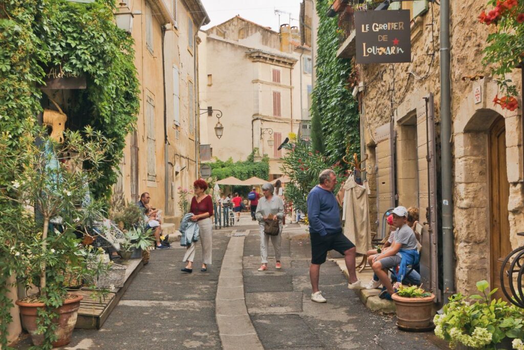 Only Provence : Experience France Luxury Villa Rental in Lourmarin