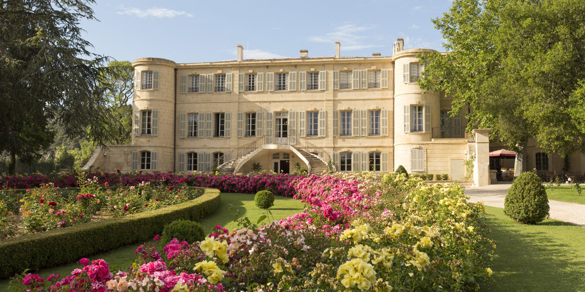 STAFFED CHATEAUX - Only Provence