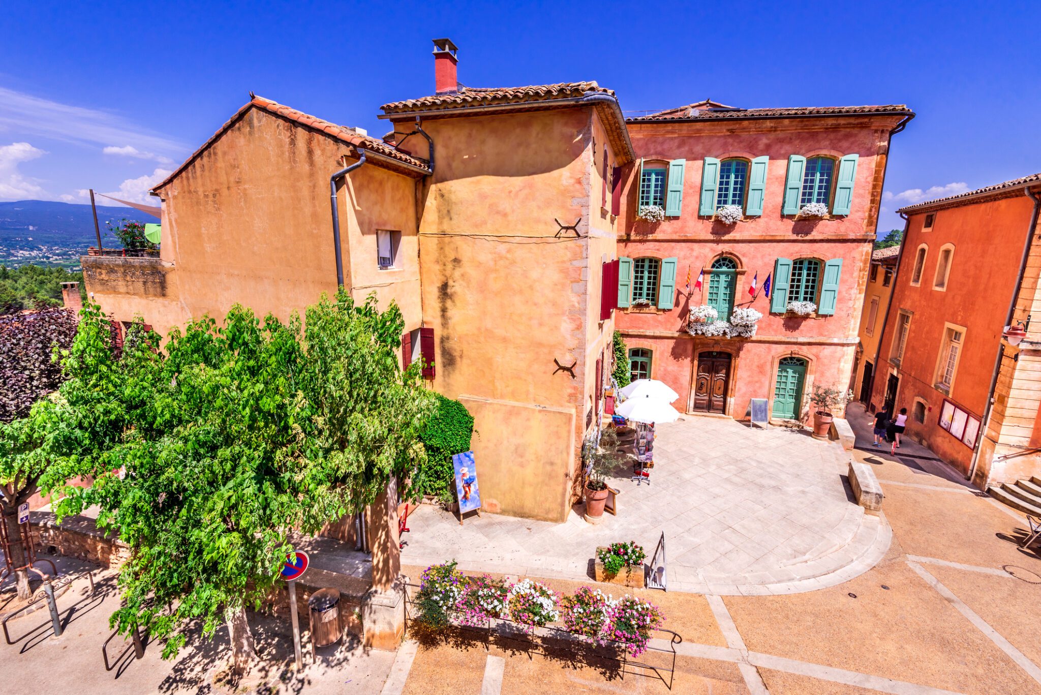 Roussillon France Travel Guide: Top Things To Do, See & Eat